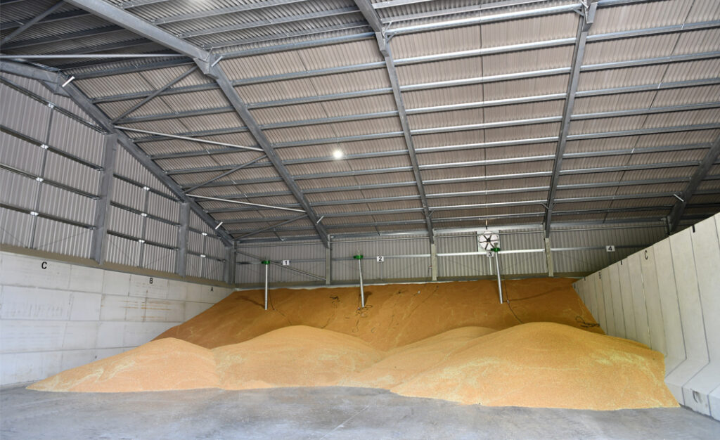Design and manufacture of agricultural steel frame grain stores